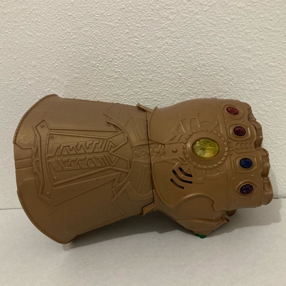 Marvel | Toys | Avengers Marvel Infinity War Electronic Gauntlet Fist ...